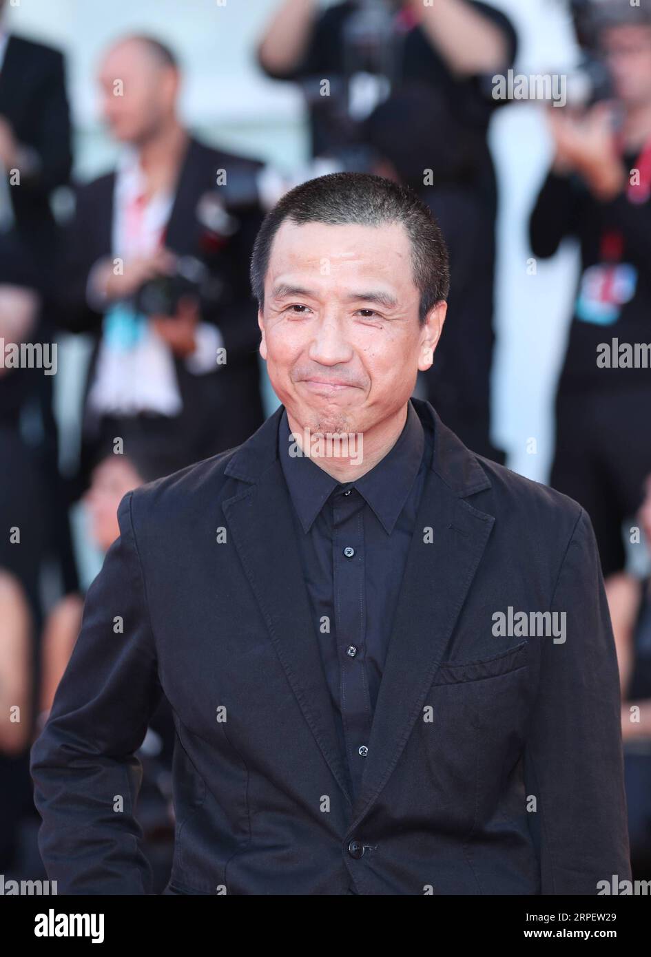 (190905) -- VENICE, Sept. 5, 2019 -- Chinese director Lou Ye poses on ...