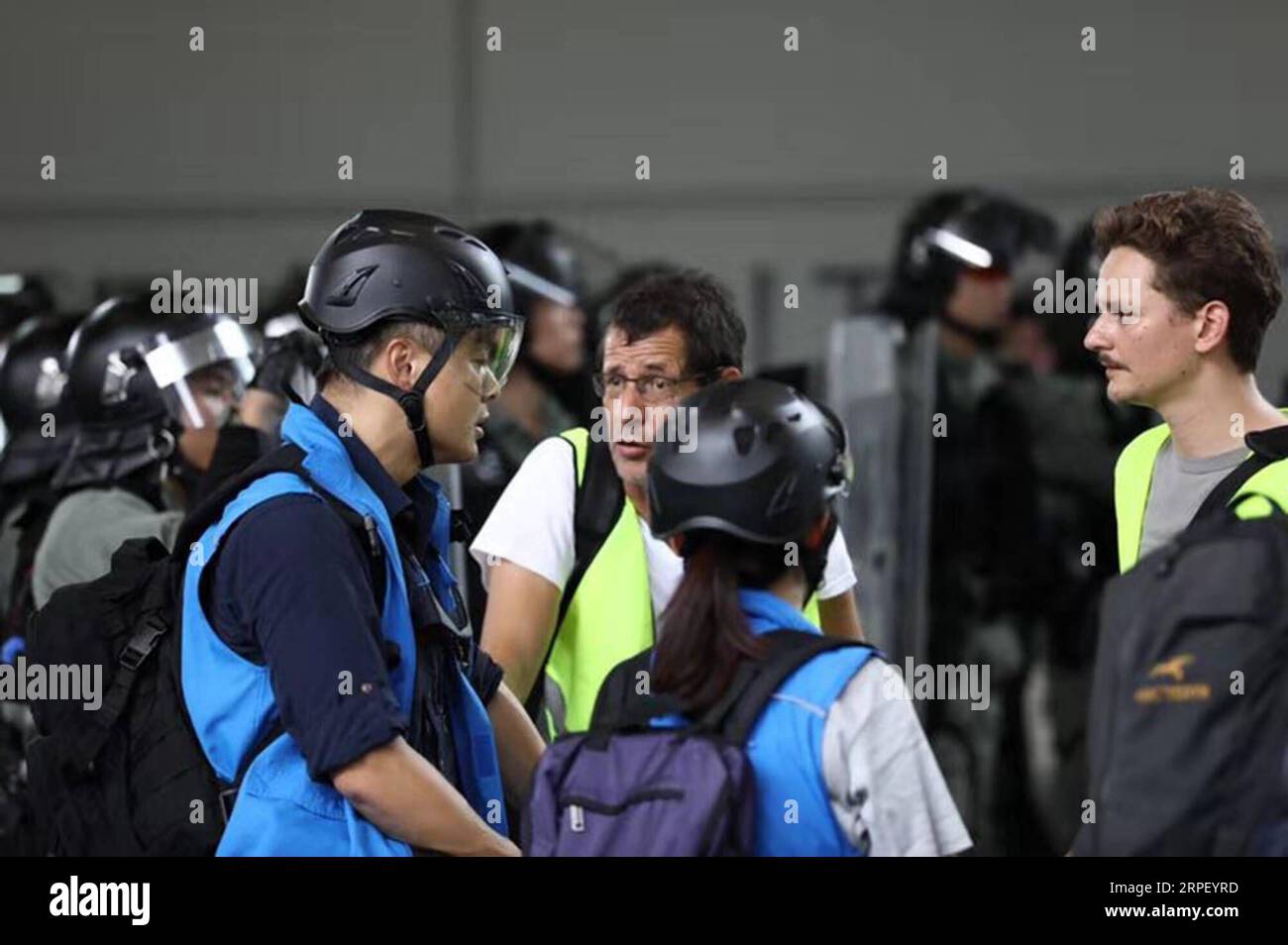 (190907) -- HONG KONG, Sept. 7, 2019 -- File photo shows officers of ...