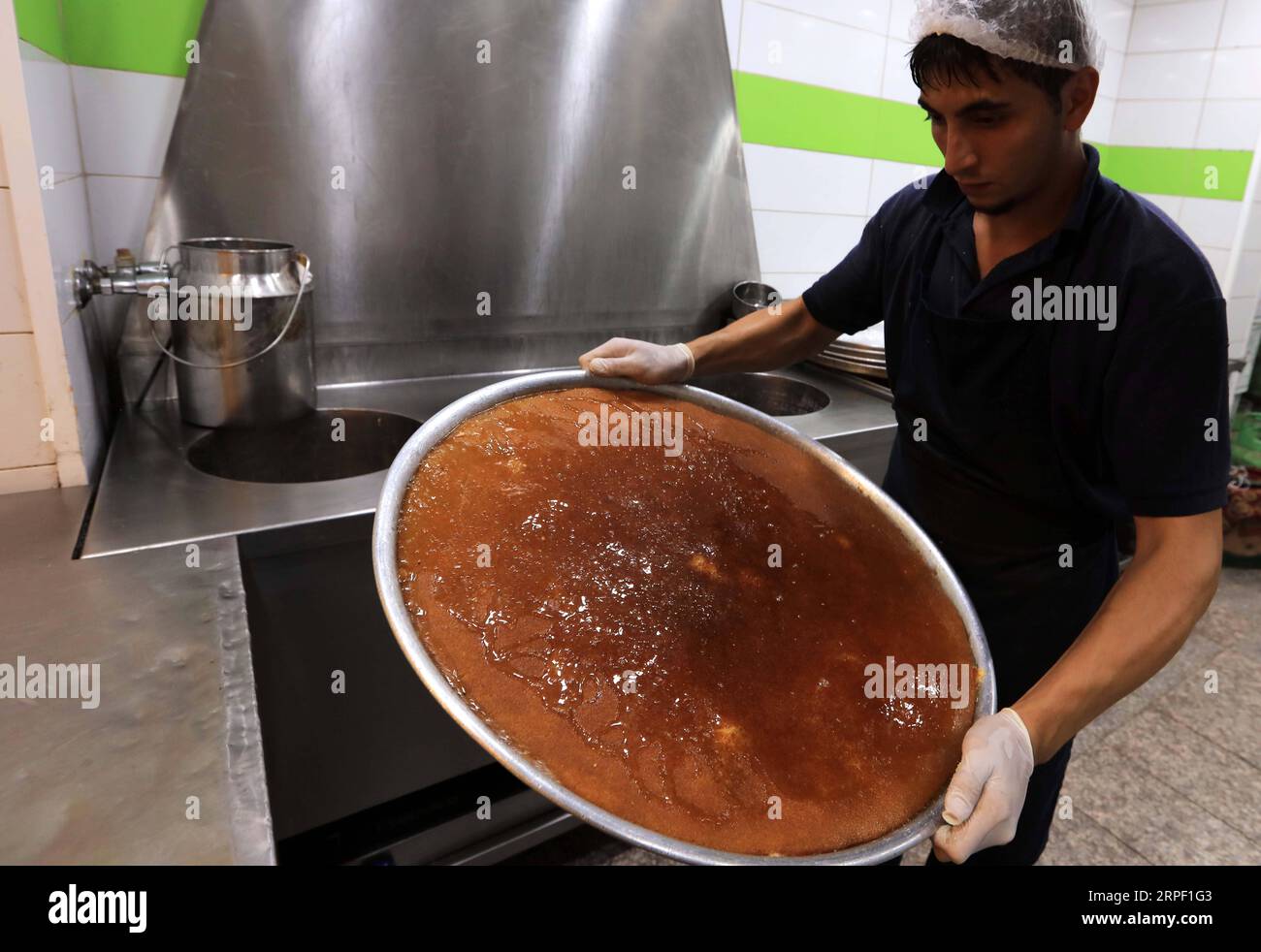 Kunafa jordan hi-res stock photography and images - Alamy