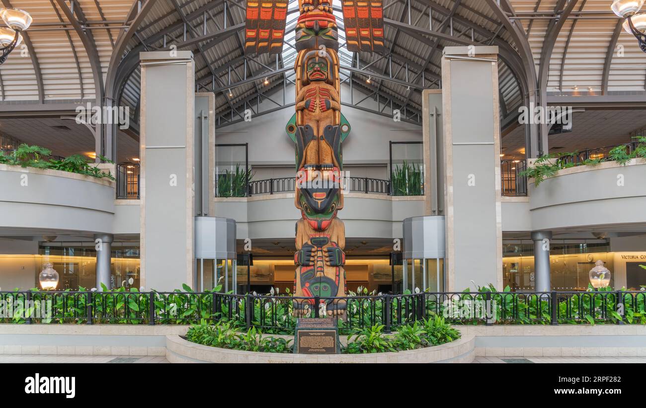 Hotel architecture vancouver hi-res stock photography and images - Alamy