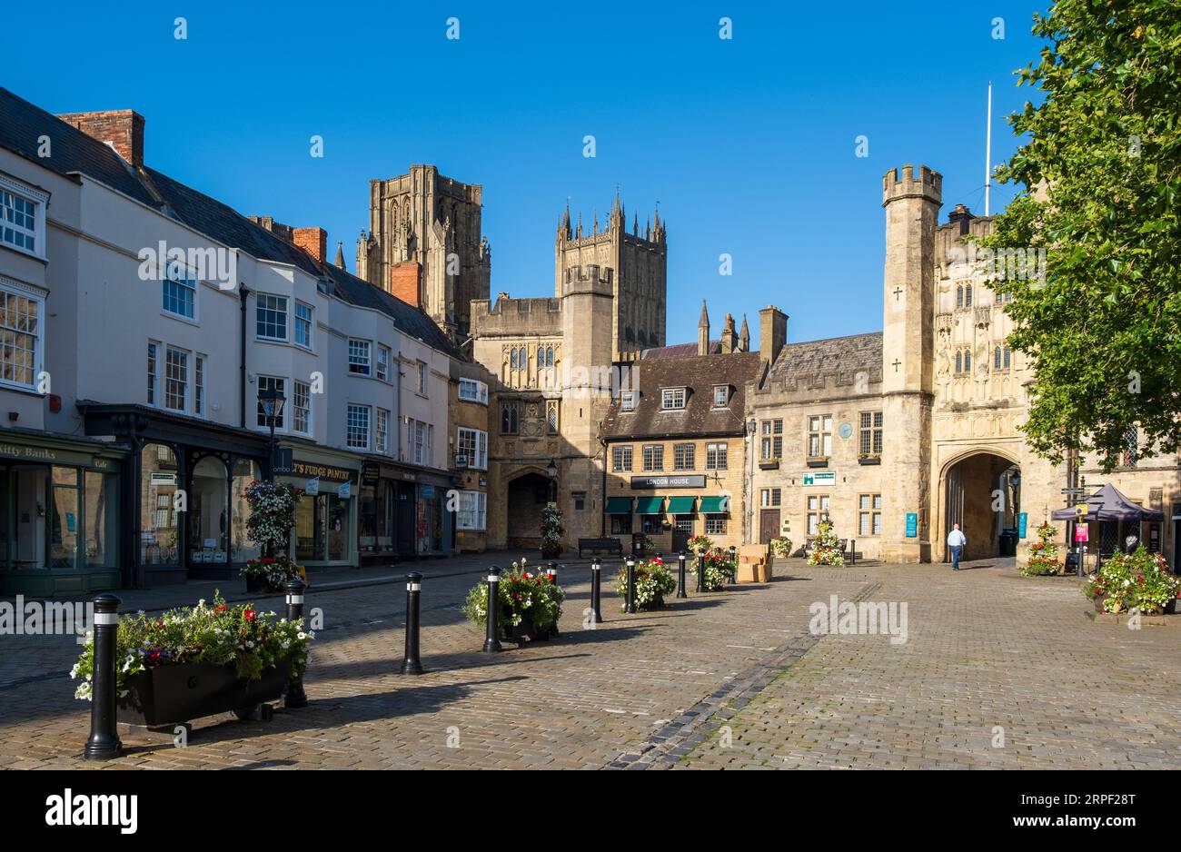 The Market Place, Wells, on a summer evening with Bishop's Eye ...