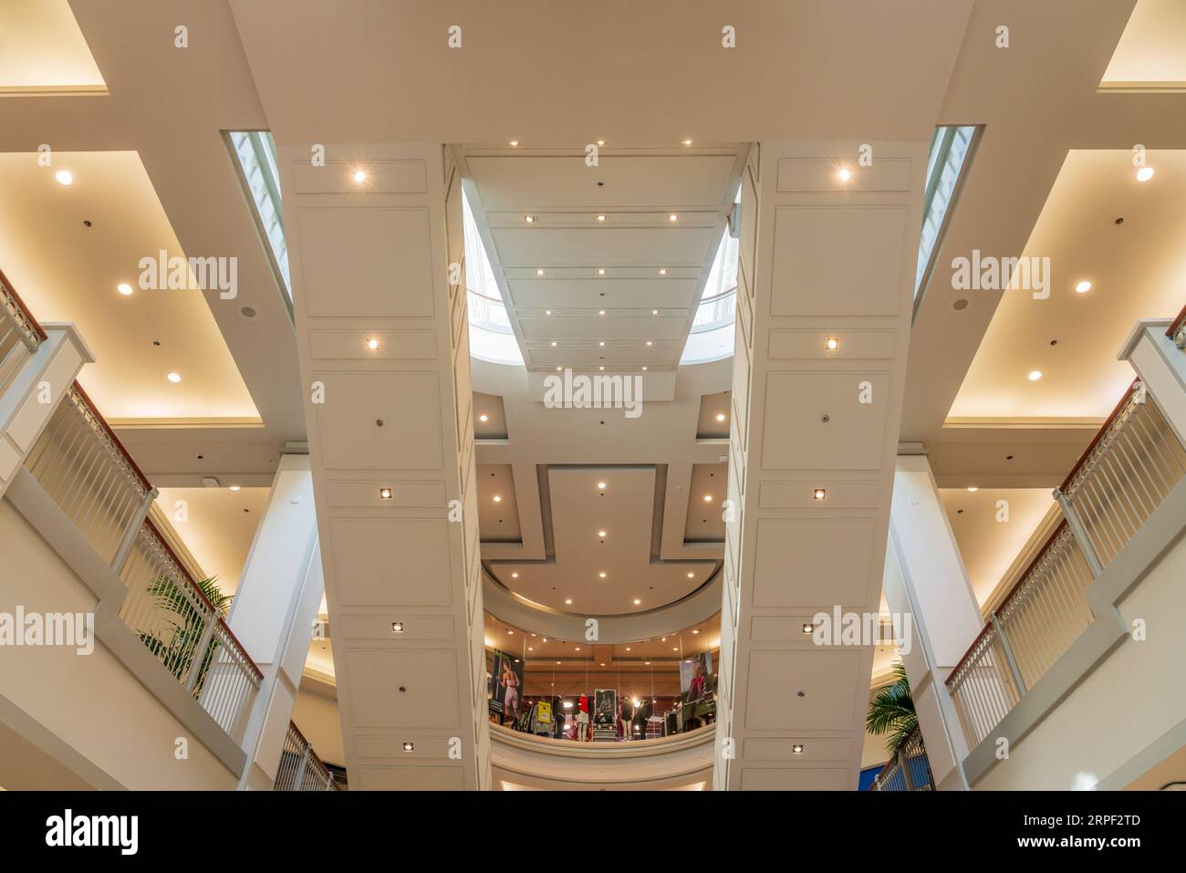 Mall bay hi-res stock photography and images - Alamy