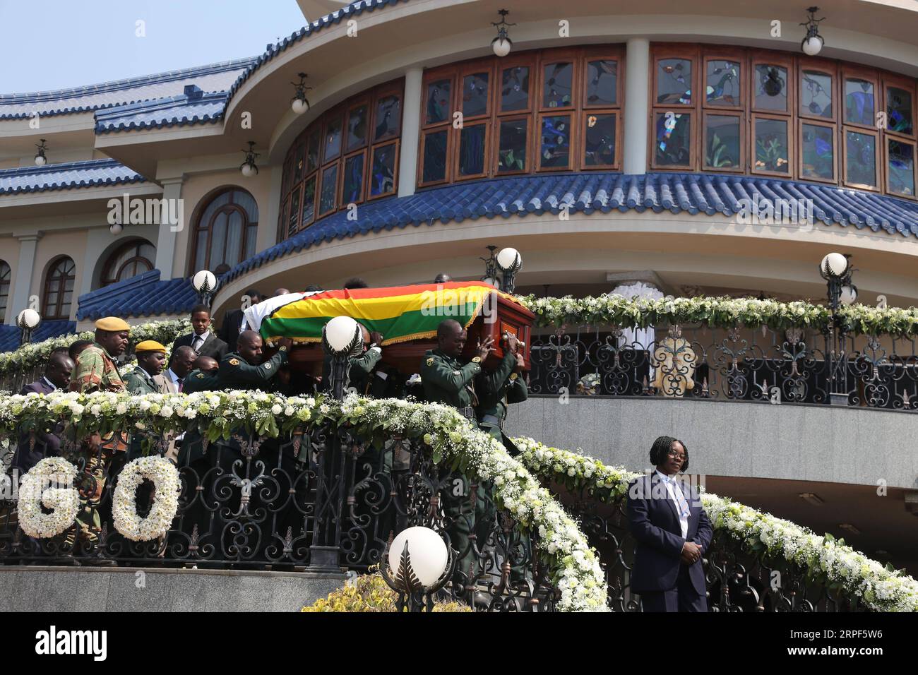 (190913) -- HARARE, Sept. 13, 2019 (Xinhua) -- The casket of the late ...