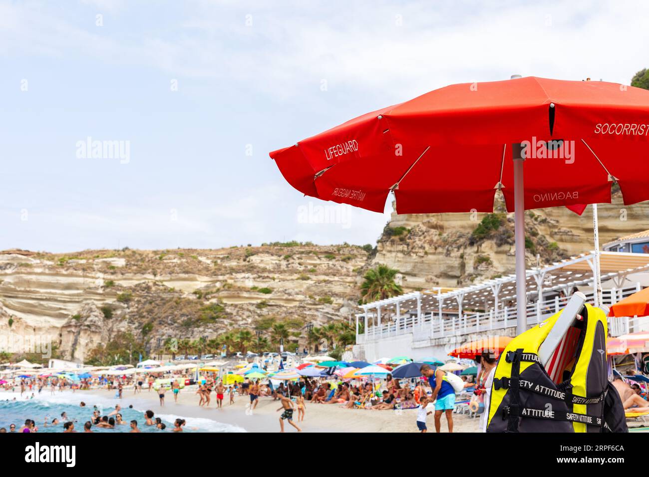Beachgoers enjoying the weather hi-res stock photography and images - Alamy