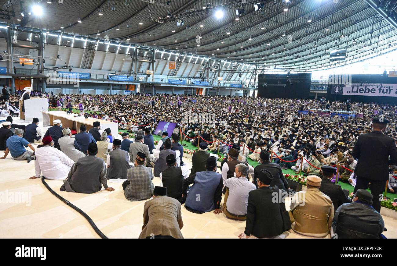 Muslim prayer halls hi-res stock photography and images - Alamy