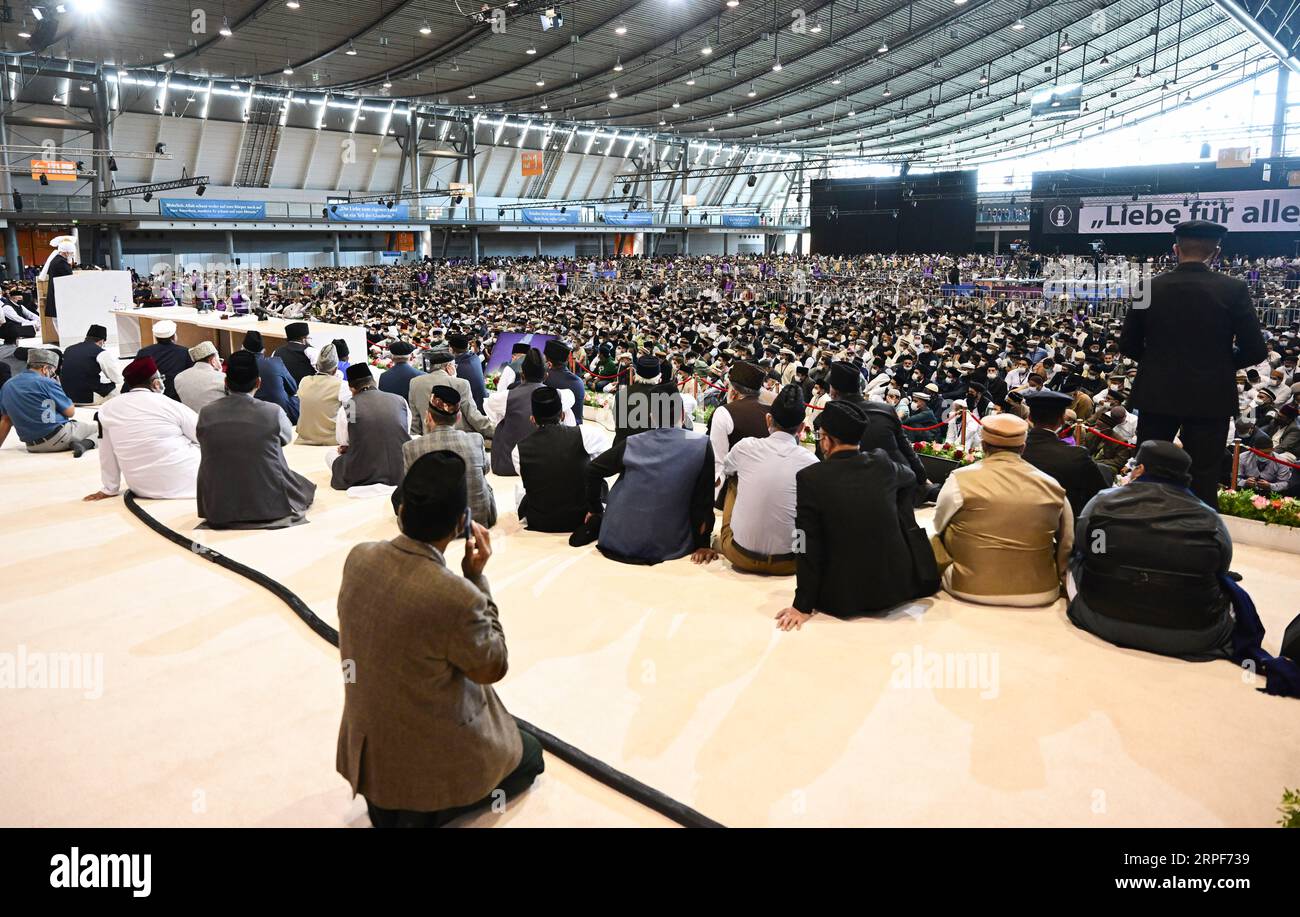 Muslim prayer halls hi-res stock photography and images - Alamy