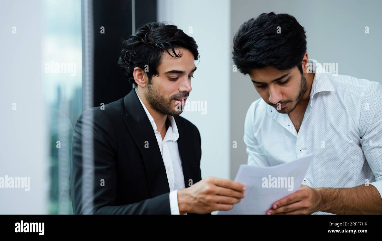 Employees working together hi-res stock photography and images - Alamy