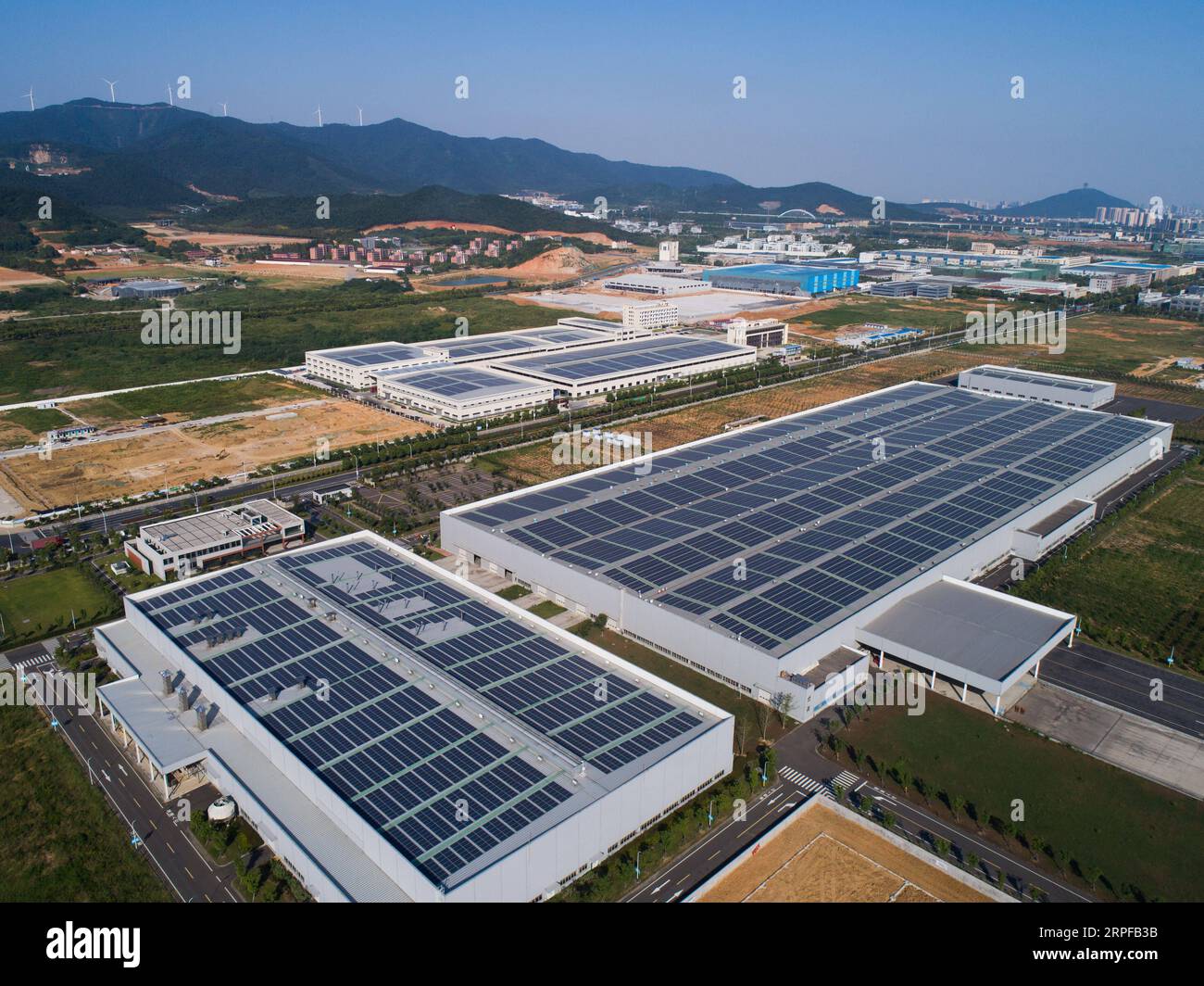 China distributed solar hi-res stock photography and images - Alamy
