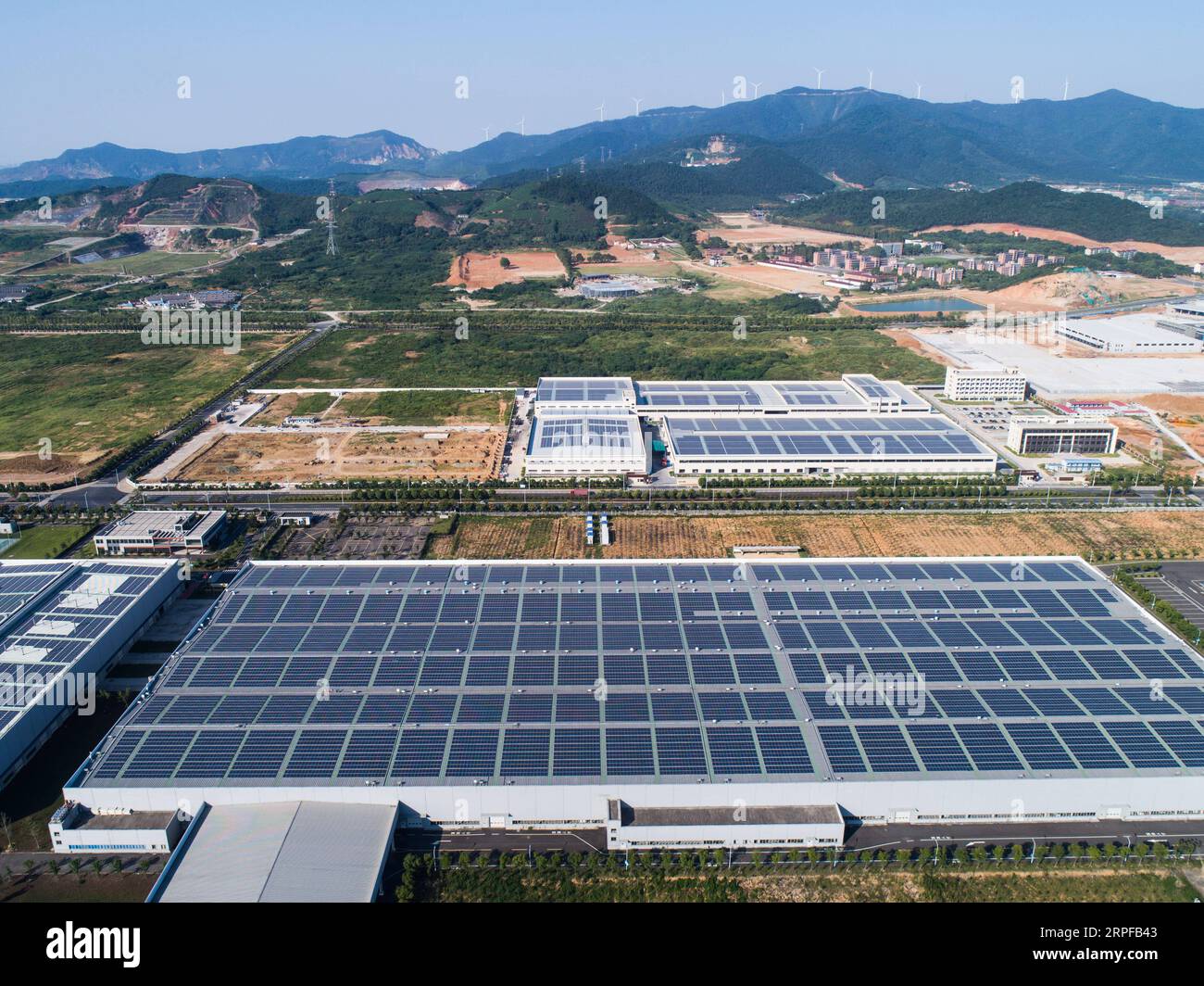 China distributed solar hi-res stock photography and images - Alamy