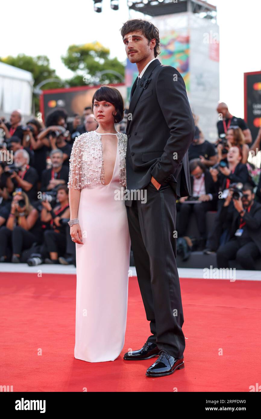 Cailee Spaeny, left, and Jacob Elordi pose for photographers upon ...