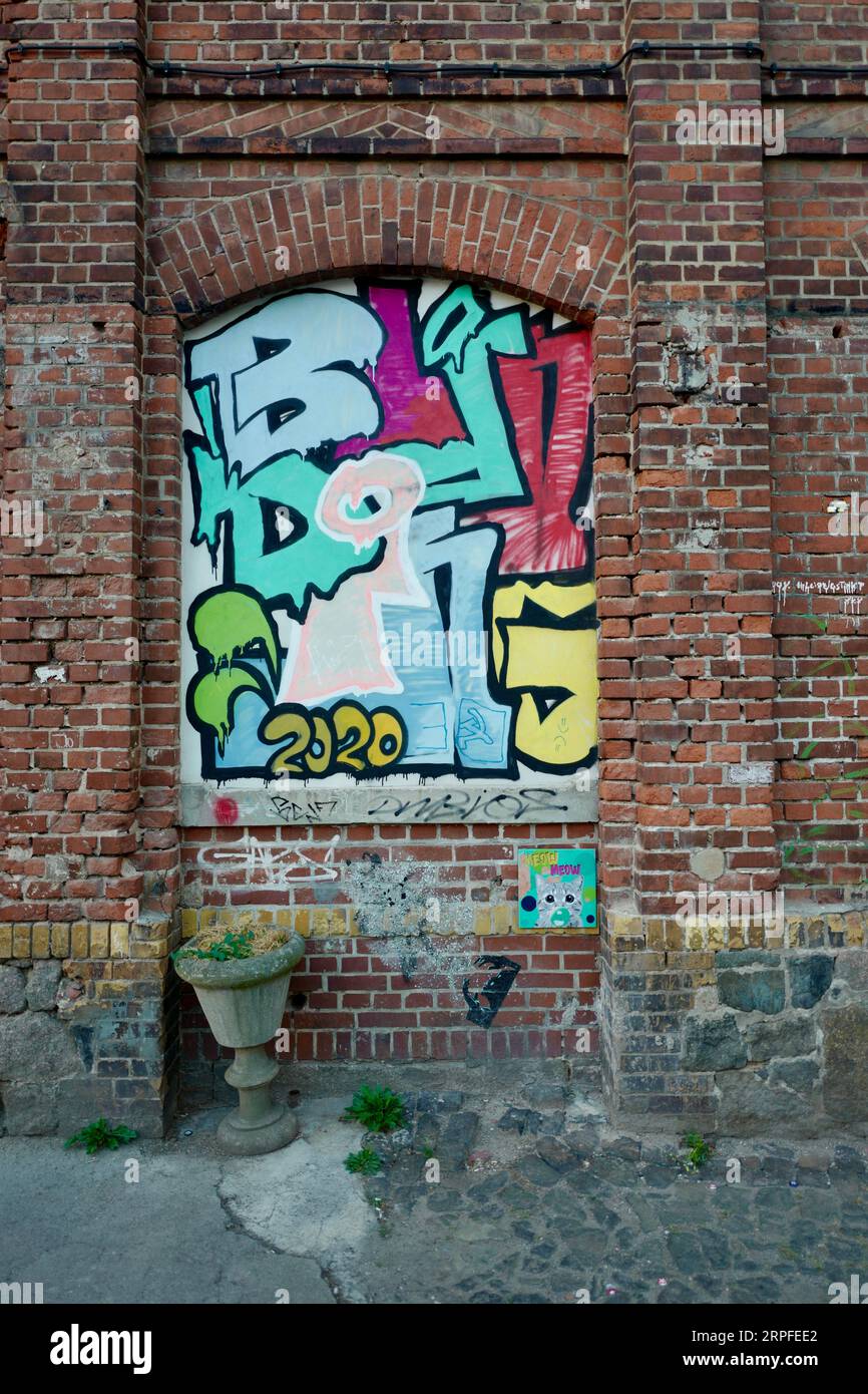 Grafitti on house in hi-res stock photography and images - Alamy