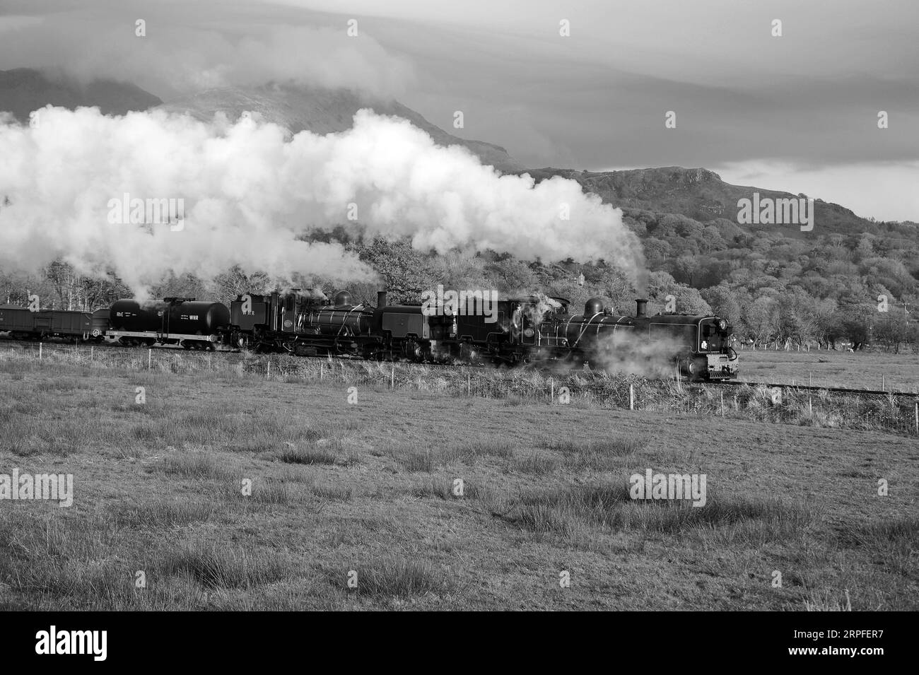 Pont croesor railway hi-res stock photography and images - Alamy