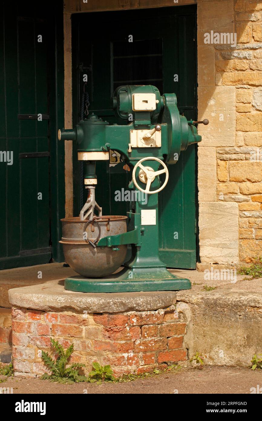 Historical watermill cotswolds hi-res stock photography and images - Alamy