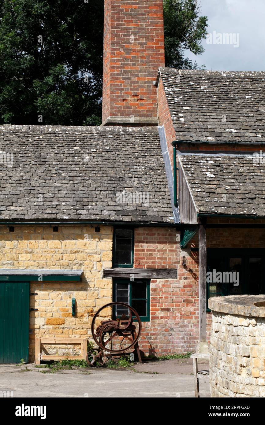 Historical watermill cotswolds hi-res stock photography and images - Alamy