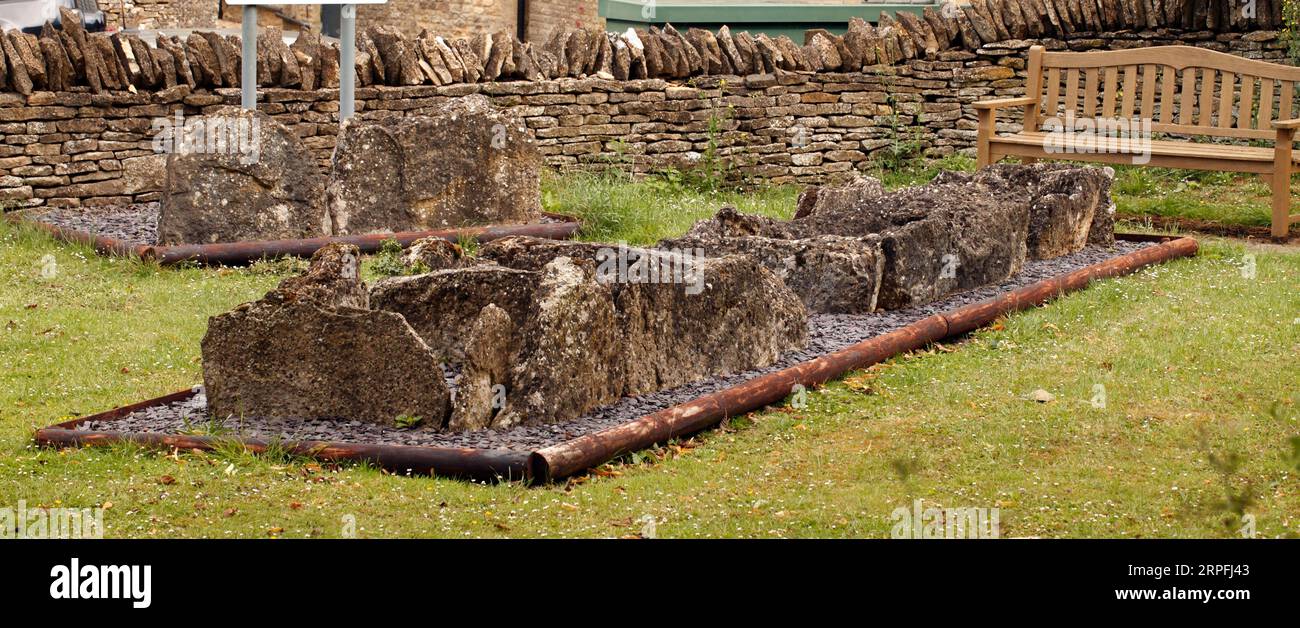 The Ascott Long Barrow. Ascott-under-wychwood. Neolithic site Stock ...