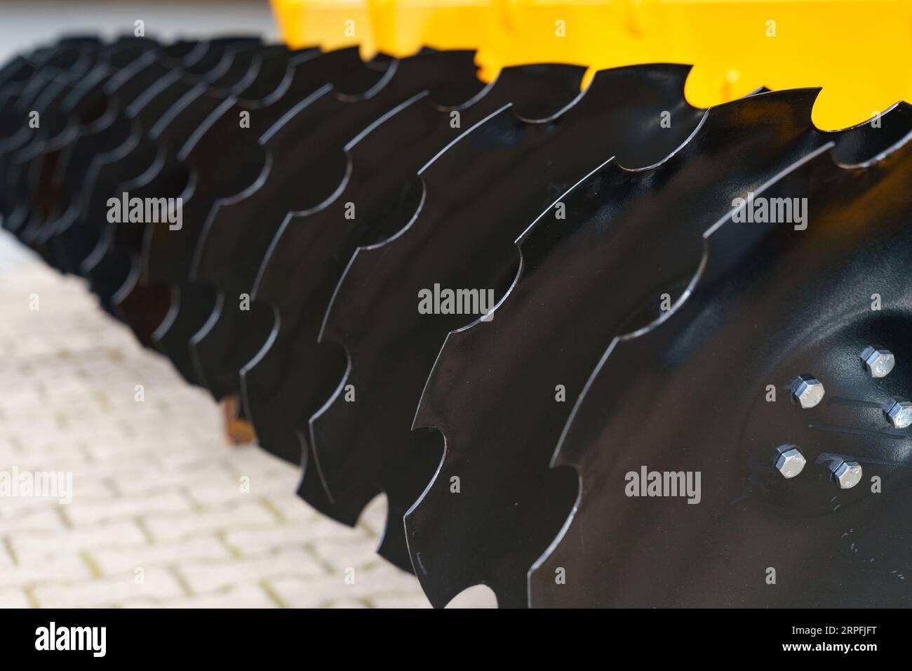 Seeding disc unit. Cutting discs for grain planting and sowing ...