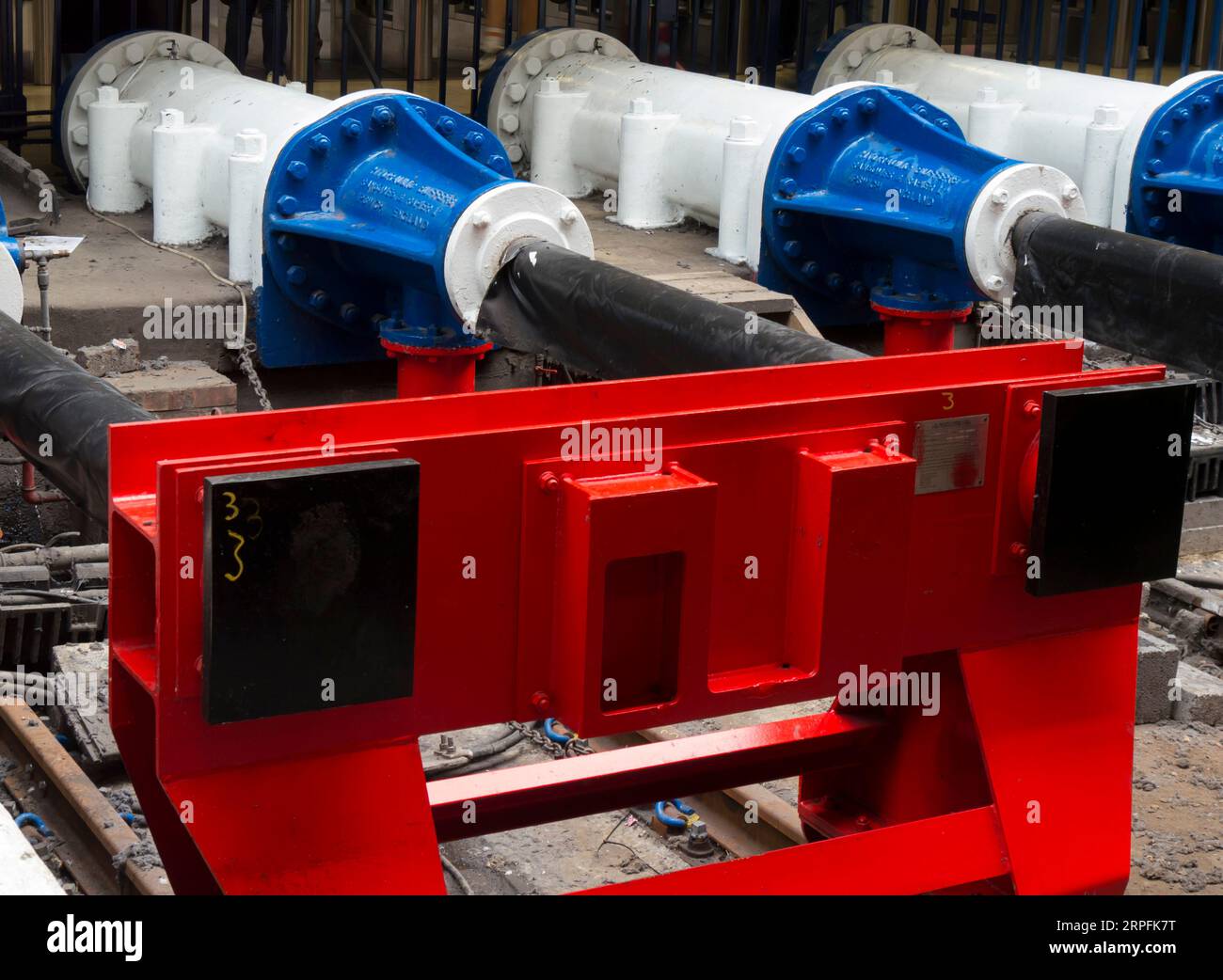 Kinetic energy absorption hi-res stock photography and images - Alamy