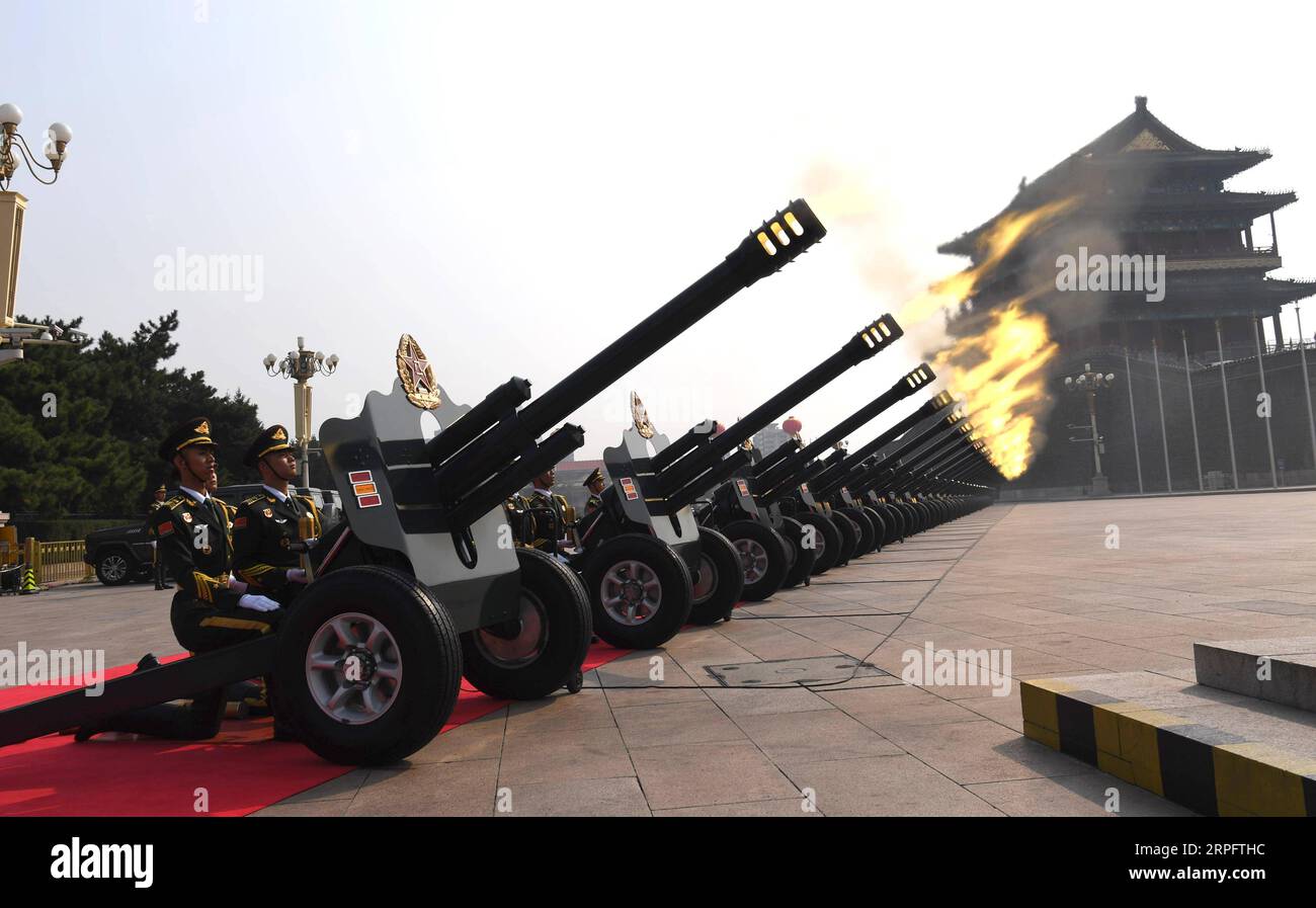 Salute ceremony hi-res stock photography and images - Alamy