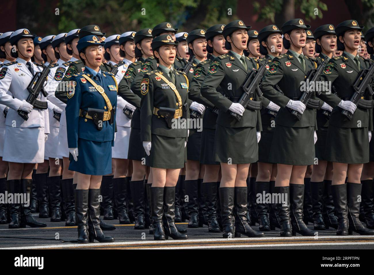 191001 -- BEIJING, Oct. 1, 2019 -- Female officers and soldiers of ...