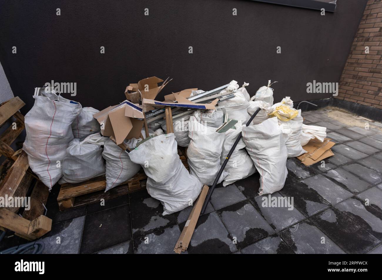 Garbage after apartment repair hi-res stock photography and images - Alamy