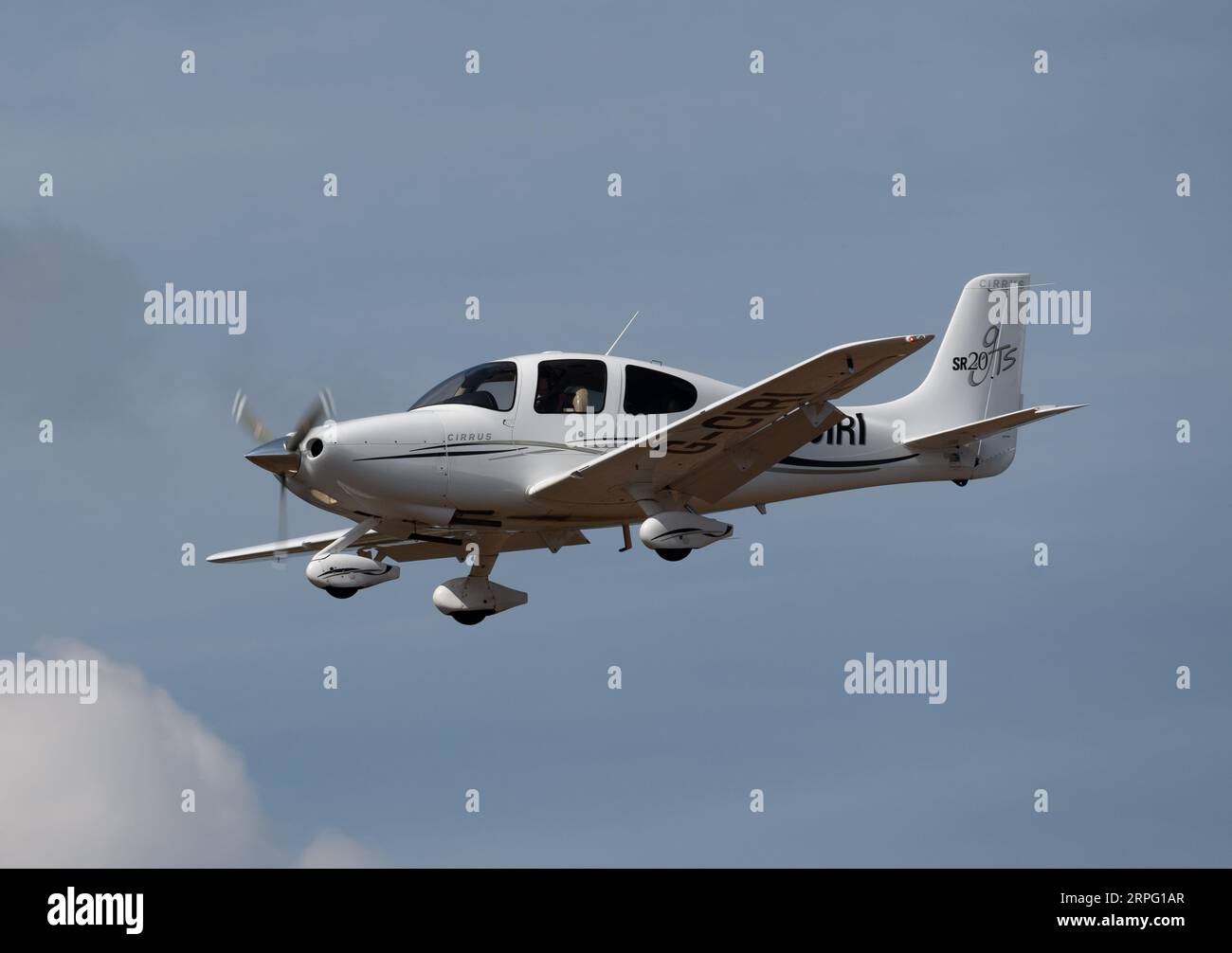 Cirrus SR20 landing at Wellesbourne Airfield, Warwickshire, UK (G-CIRI ...