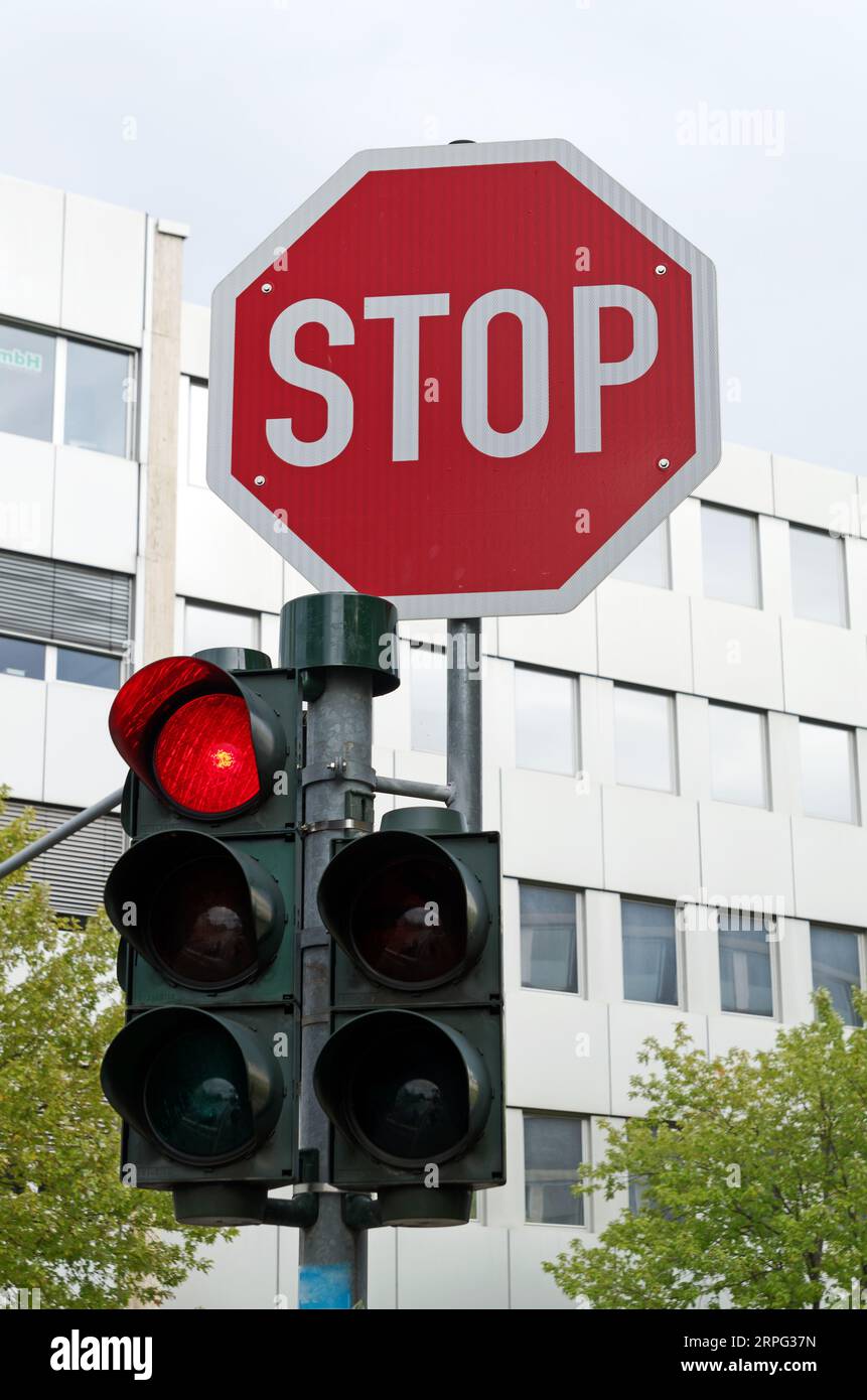 Symbol Image Stop, Stop: Traffic Light On Red And Stop Sign Stock Photo ...