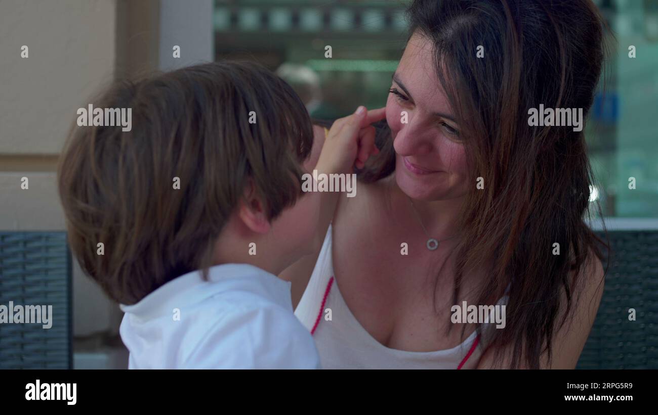 Genuine reaction hi-res stock photography and images - Alamy
