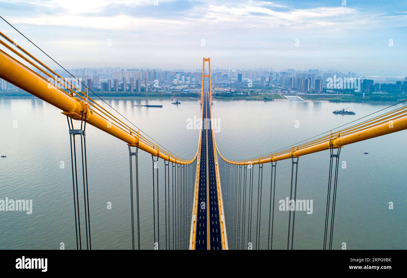 Yangsigang yangtze river bridge hi-res stock photography and images - Alamy