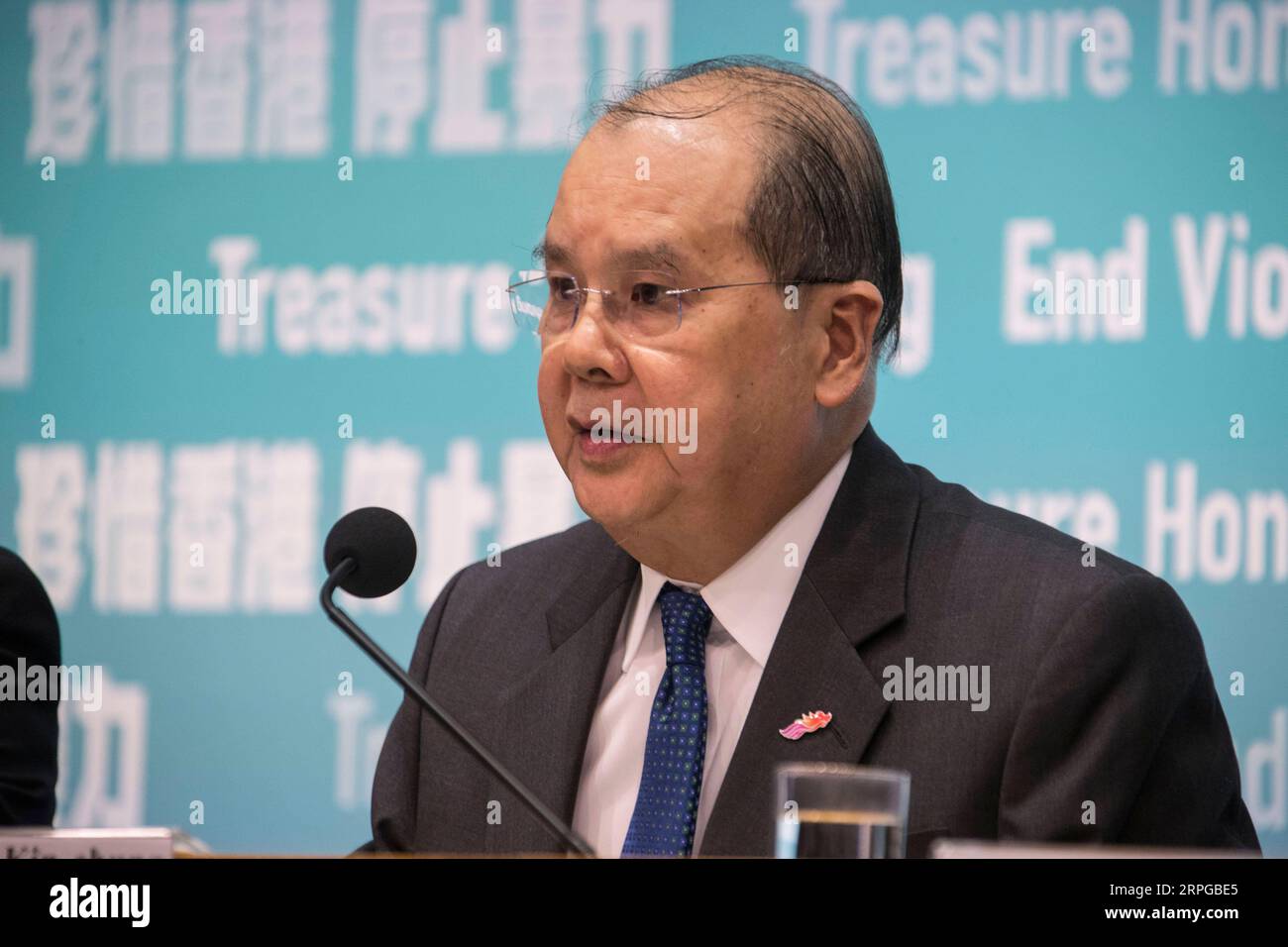 China hongkg violnce press hi-res stock photography and images - Alamy