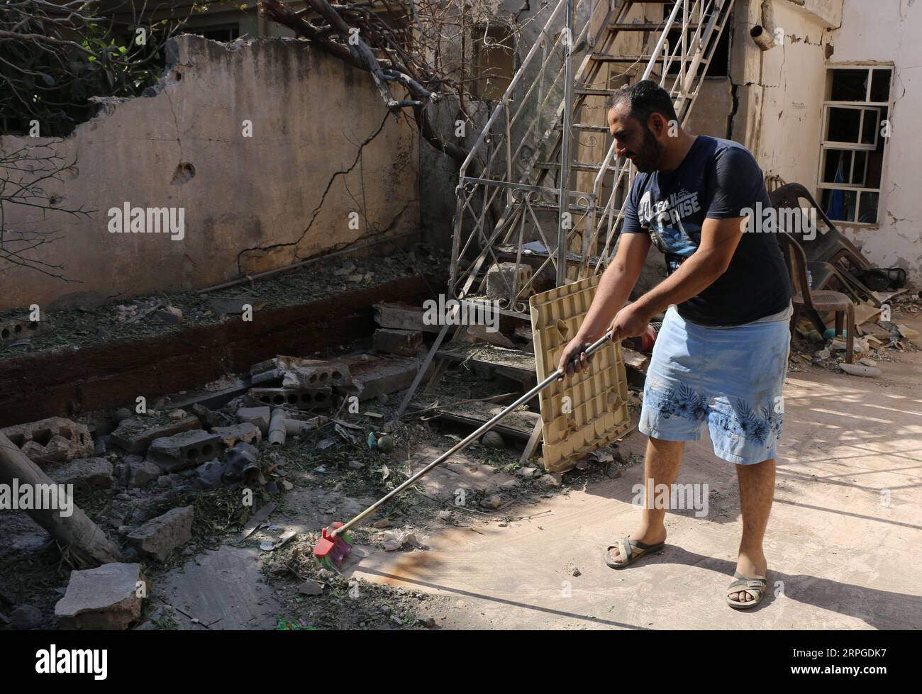 Syria qamishli turkish sheling hi-res stock photography and images - Alamy