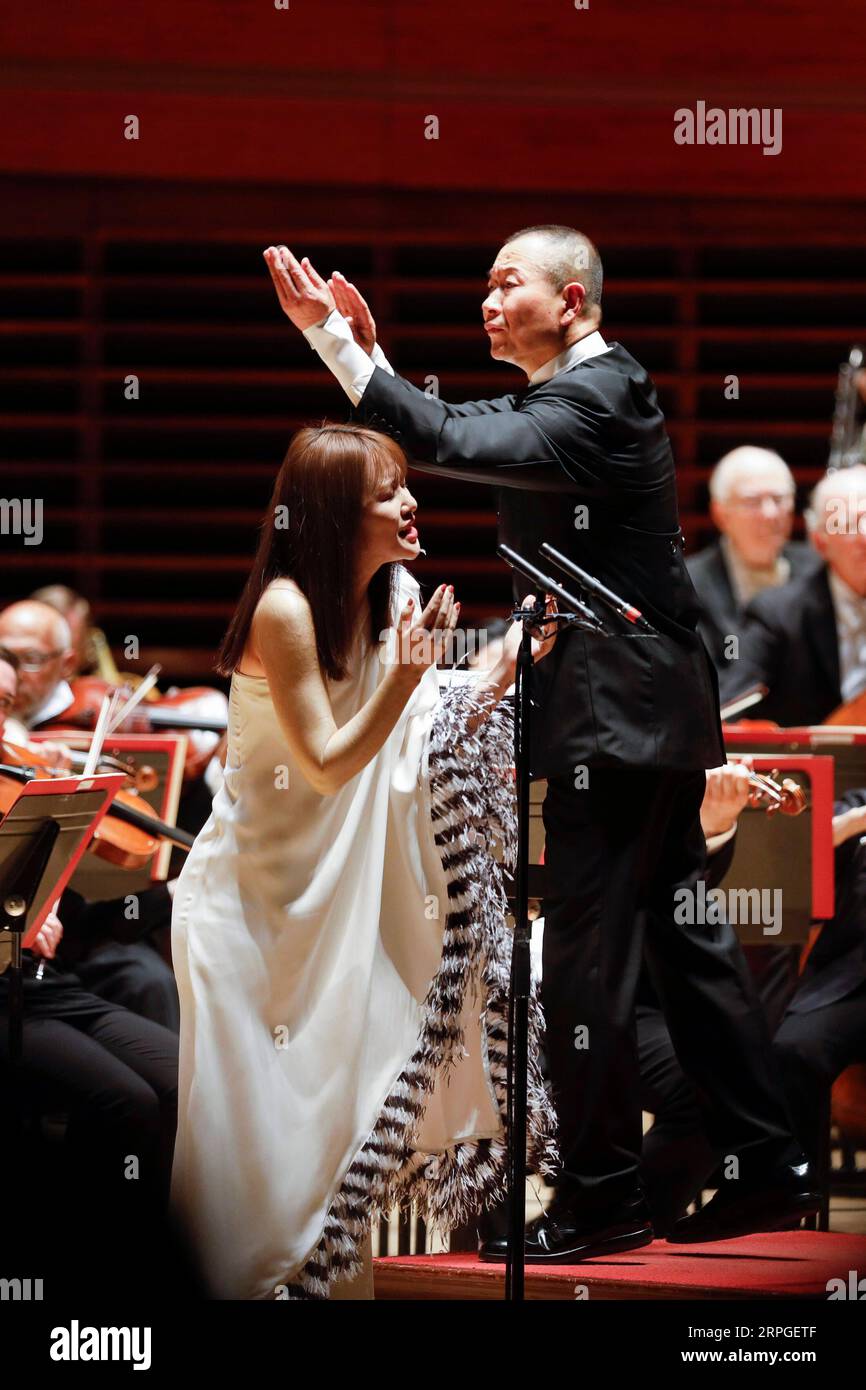 191013 -- PHILADELPHIA, Oct. 13, 2019 -- Chinese vocalist Tan Weiwei L ...
