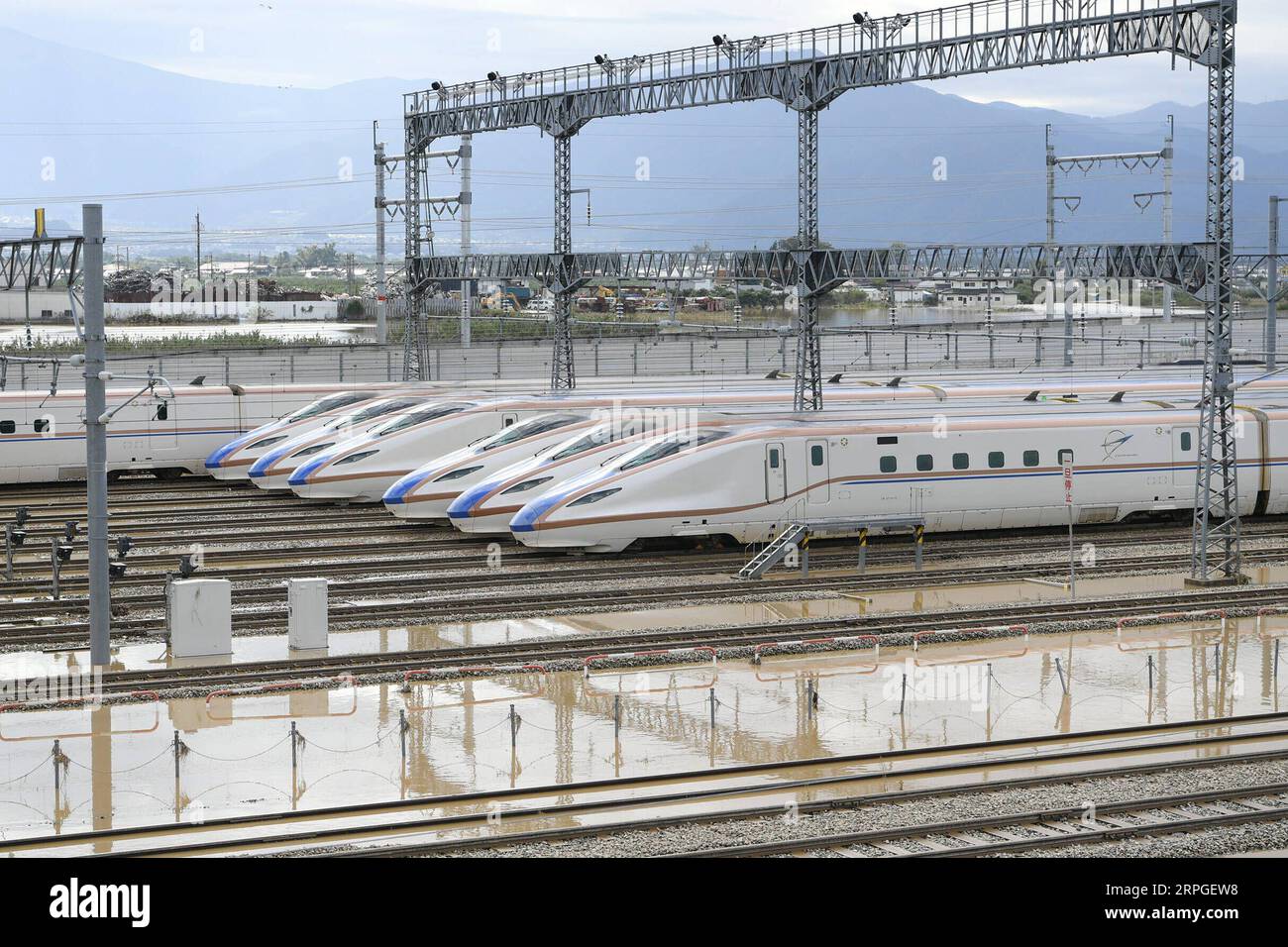 Nagano shinkansen hi-res stock photography and images - Alamy