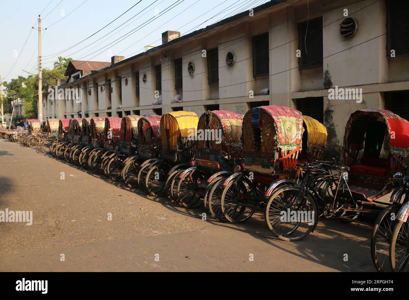 Everyday life in bangladesh rickshaws hi-res stock photography and ...