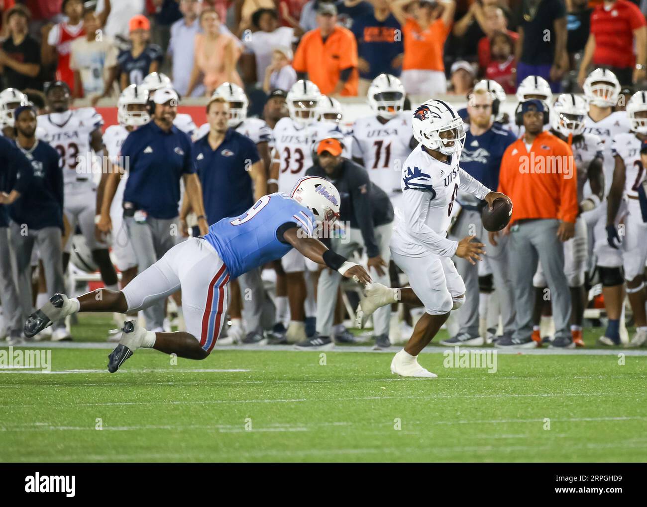 HOUSTON, TX- SEPTEMBER 02: Houston Cougars defensive lineman Nelson ...