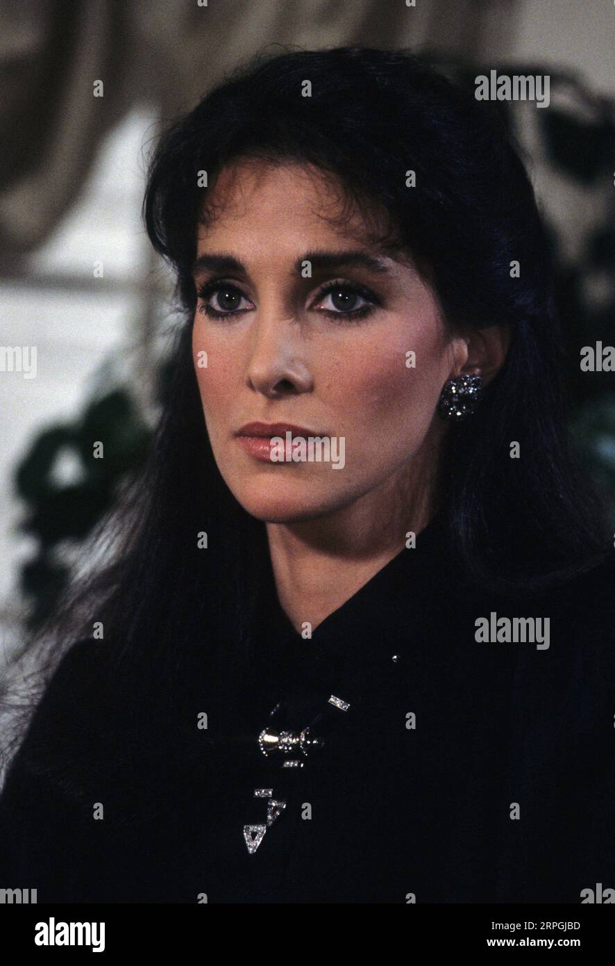 HOTEL TV Series JAMES BROLIN Connie Sellecca Stock Photo - Alamy