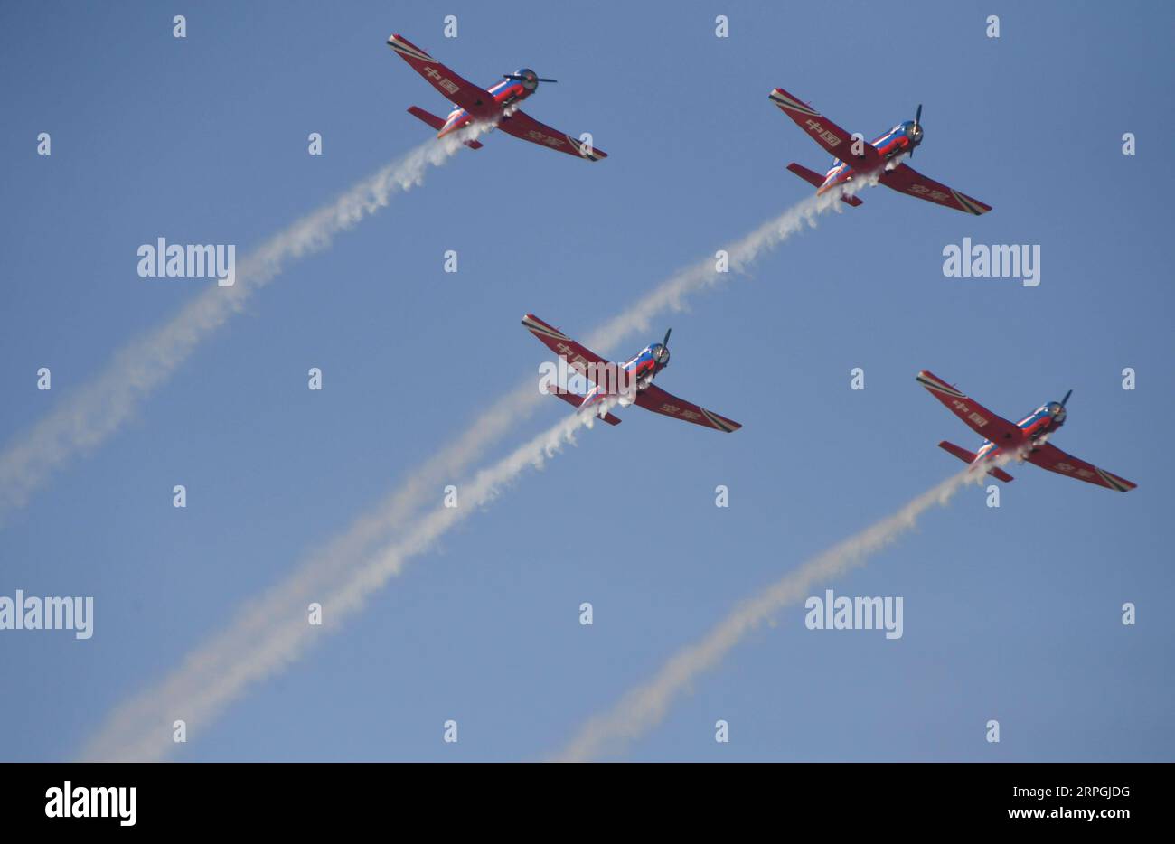 191017 -- CHANGCHUN, Oct. 17, 2019 -- The Sky Wing Air demonstration ...