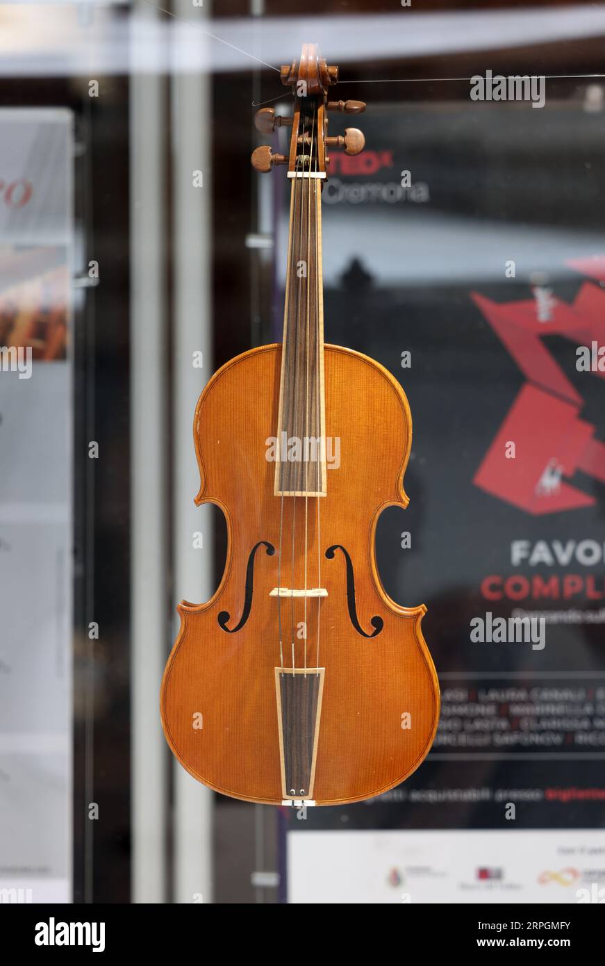 Cremona, Italy - September 7, 2022: Store Window of a Luthier's shop in ...