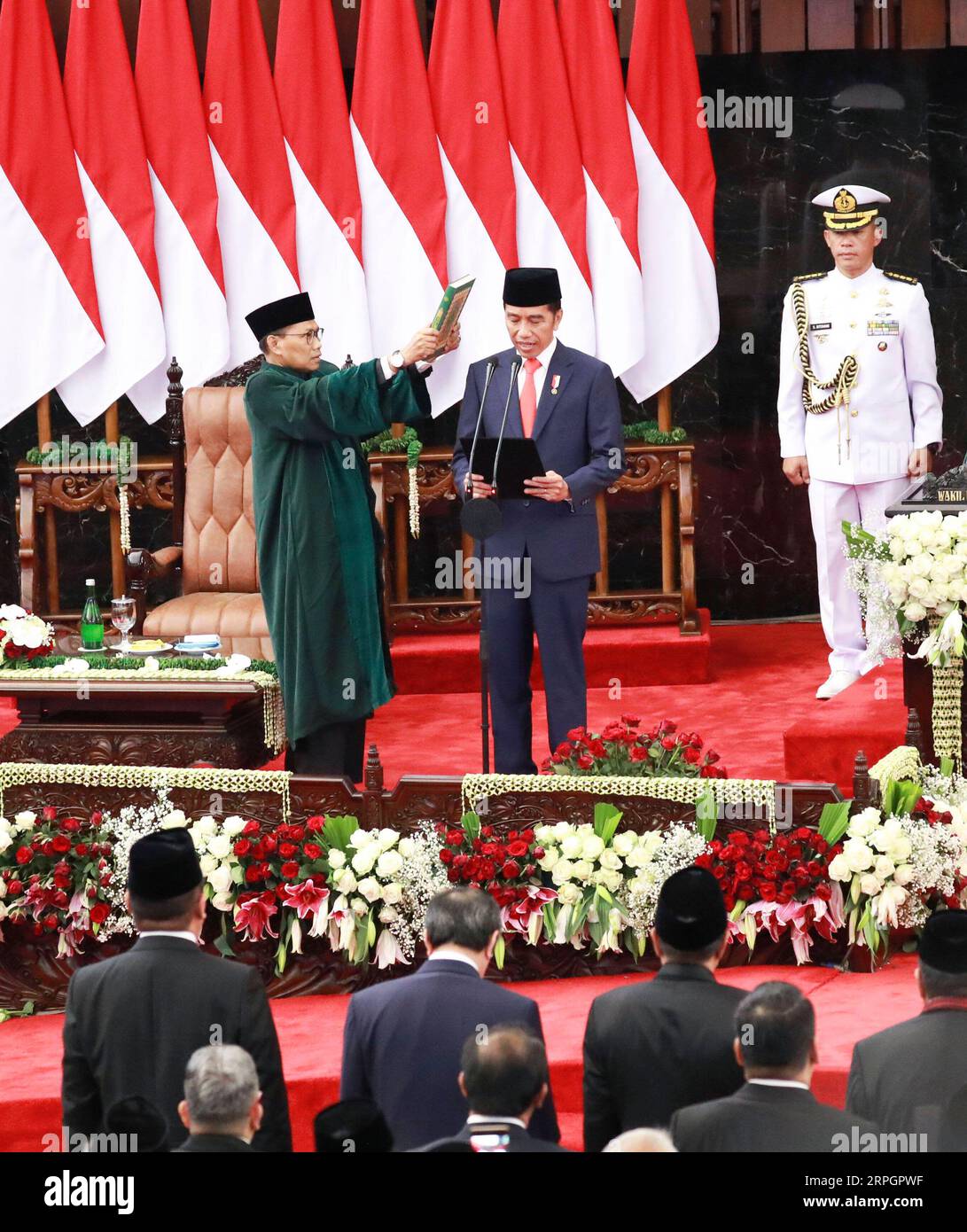 191020 -- JAKARTA, Oct. 20, 2019 -- Indonesian President Joko Widodo C ...
