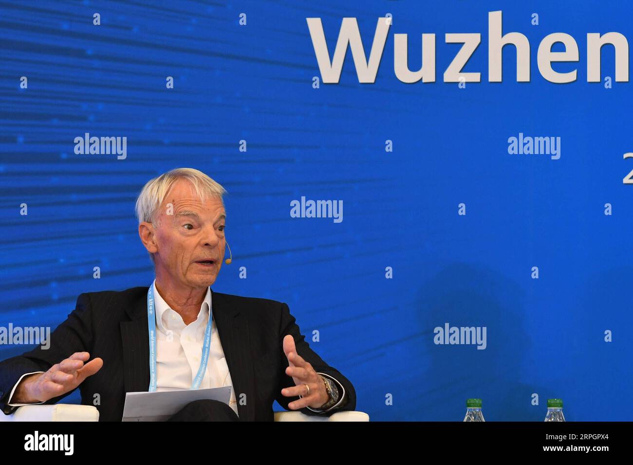 Michael spence nobel hi-res stock photography and images - Alamy