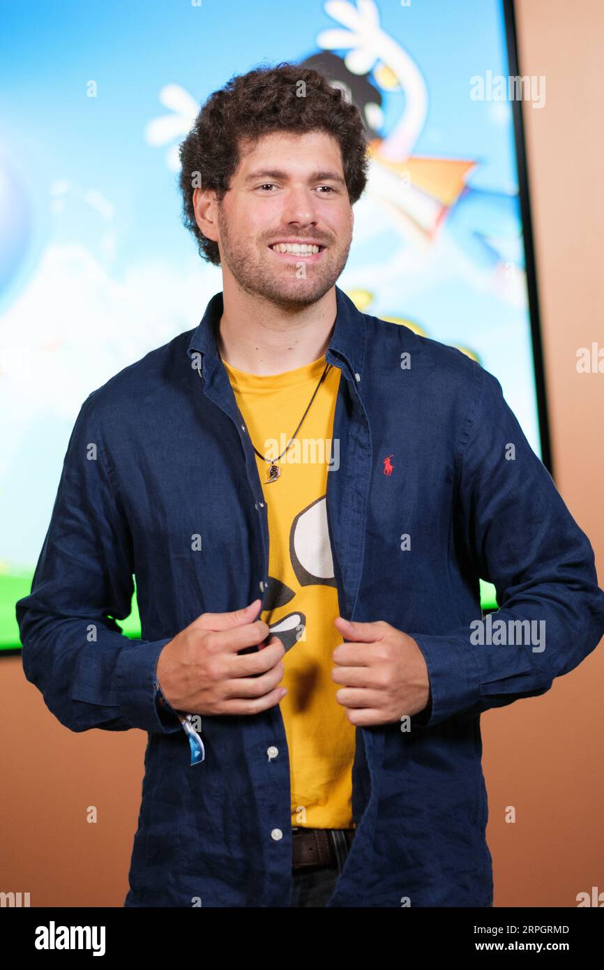 YouTuber Miguel Bernal known as Mikecrack presents the show "Las ...