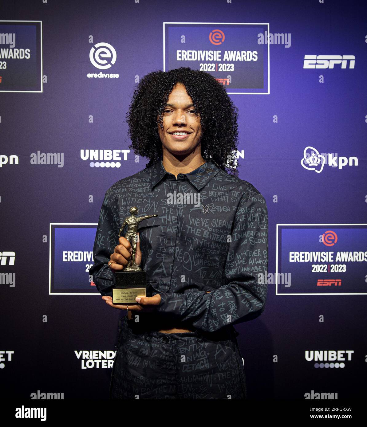 UTRECHT - Esmee Brugts of FC Barcelona with the Johan Cruijff talent of the year women award ...