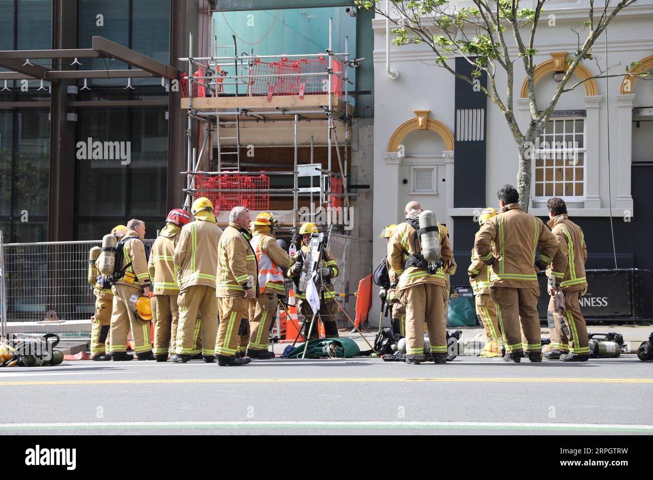 Fire in auckland hi-res stock photography and images - Alamy