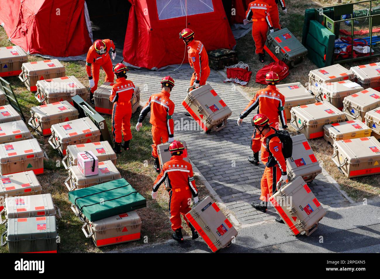 Team transport hi-res stock photography and images - Alamy