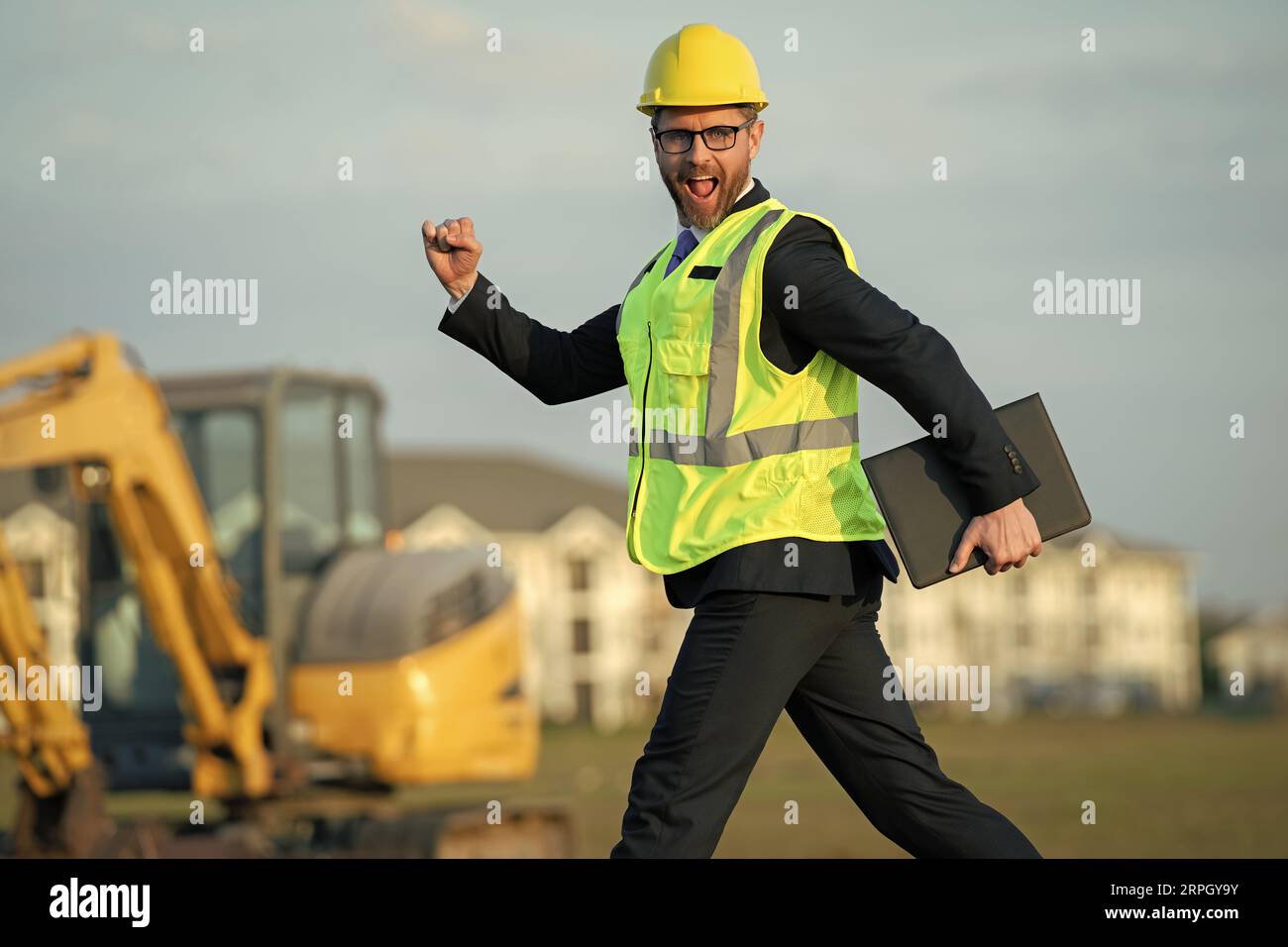 amazed engineer man at civil engineering wear helmet. photo of engineer ...
