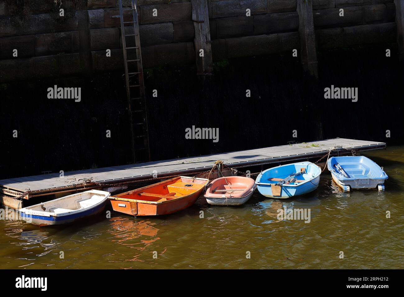Whitby rowing boats hi-res stock photography and images - Alamy