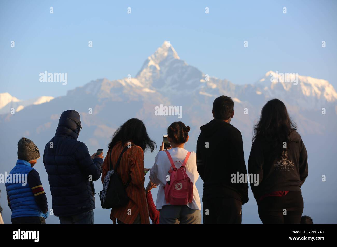 Mount machhapuchhre hi-res stock photography and images - Alamy