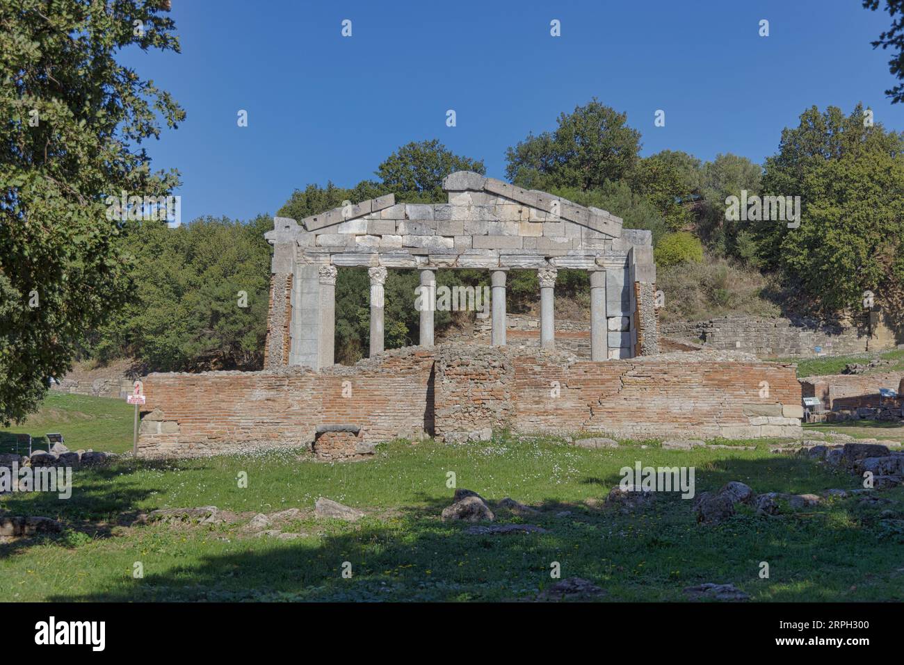Agonothetes Monument in Apollonia, Albania Stock Photo - Alamy