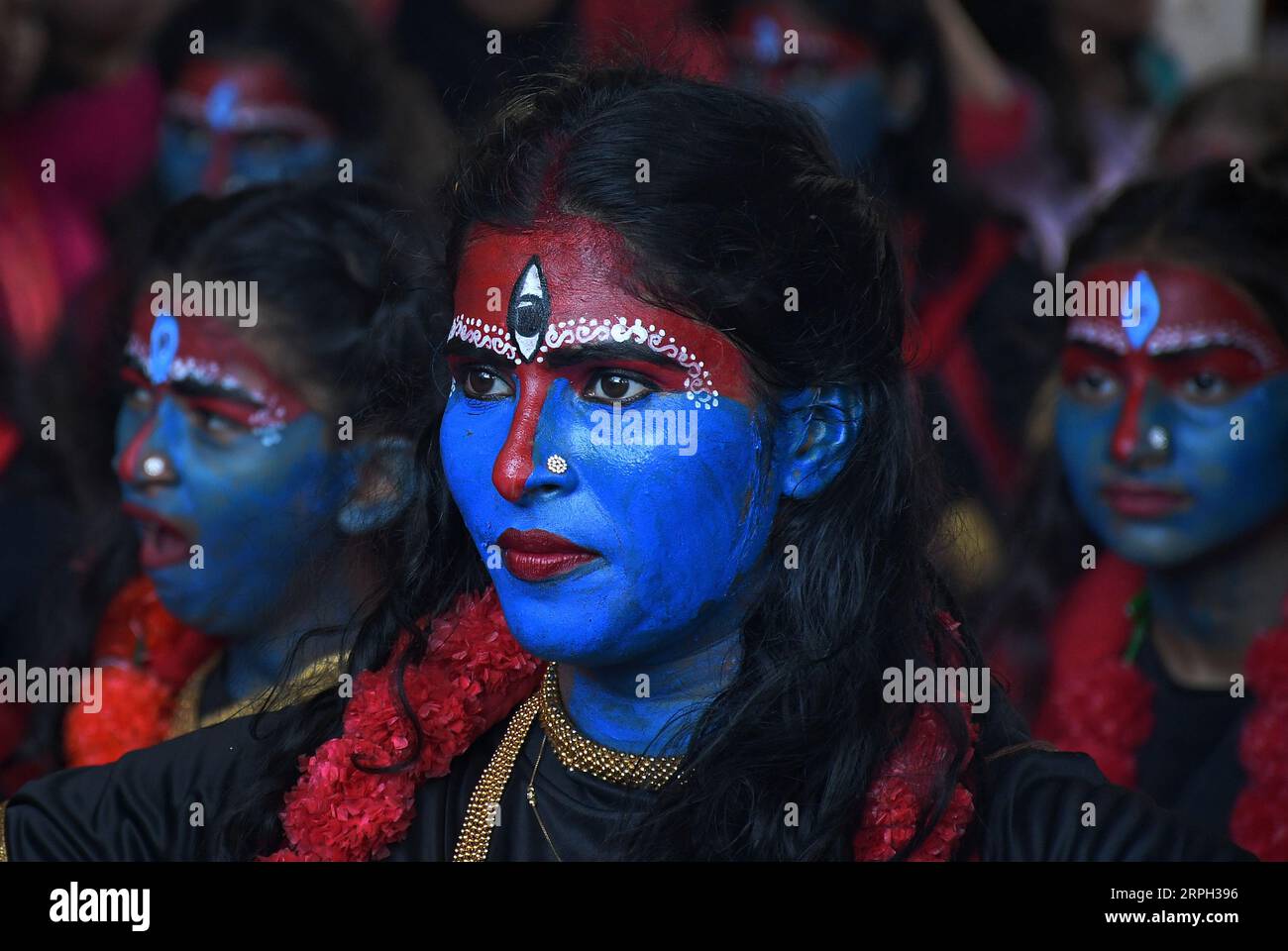 Mumbai, India. 04th Sep, 2023. Students of SNDT college paint their ...