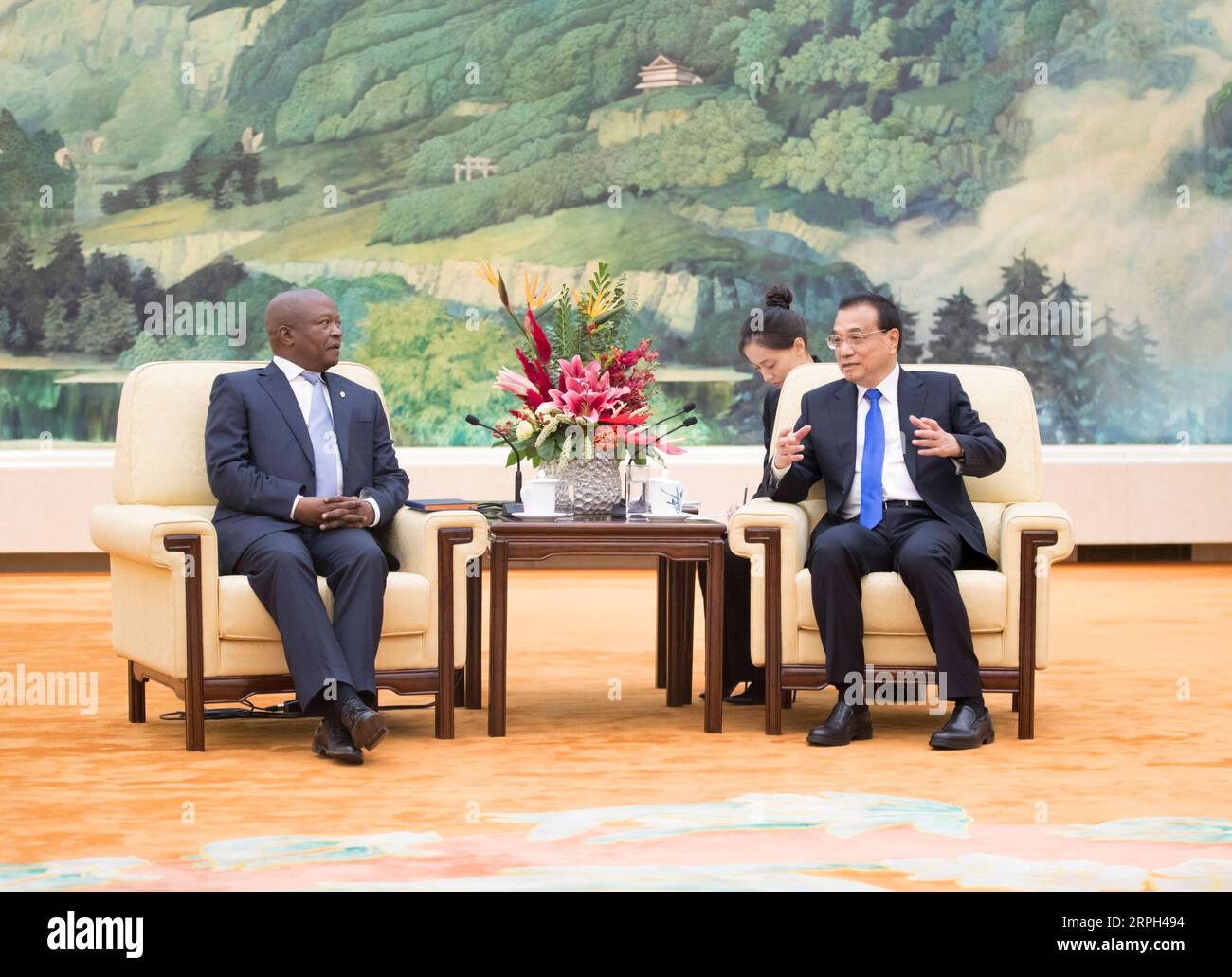 Africa meting hi-res stock photography and images - Alamy