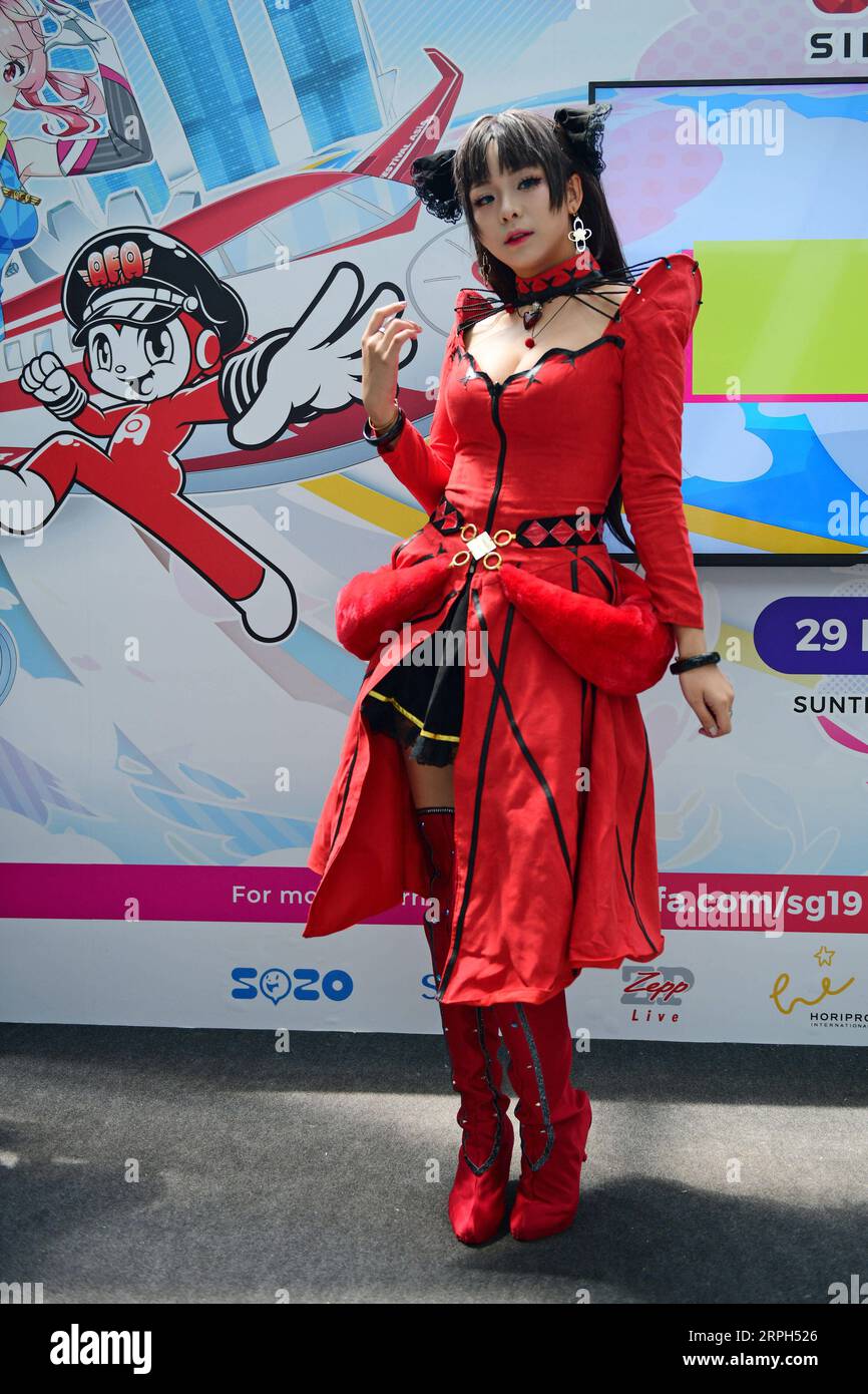 191030 -- SINGAPORE, Oct. 30, 2019 Xinhua -- Singaporean cosplayer ...